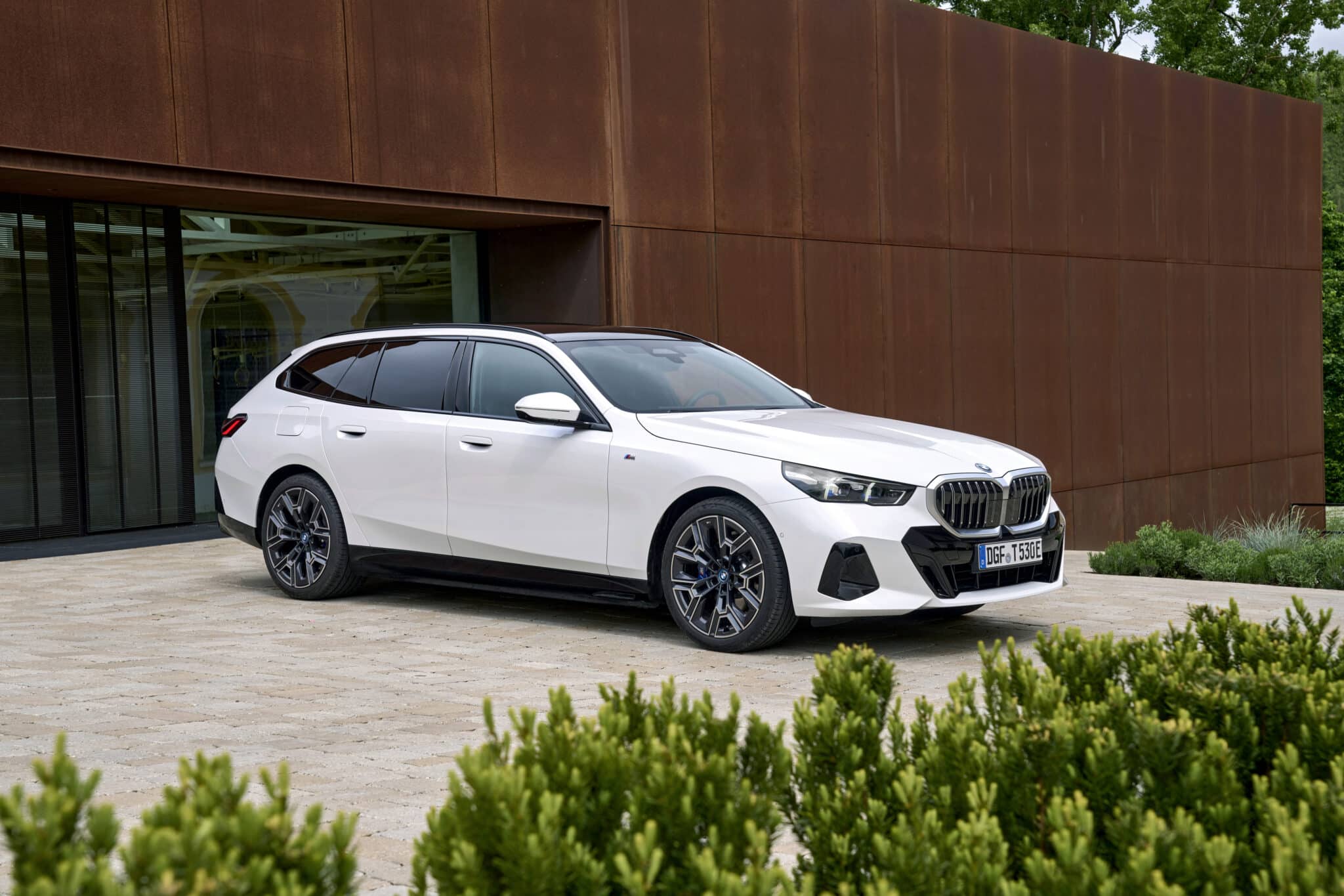 BMW 540d Touring im Leasing ab 585 Euro netto pro Monat - ntv Autoleasing